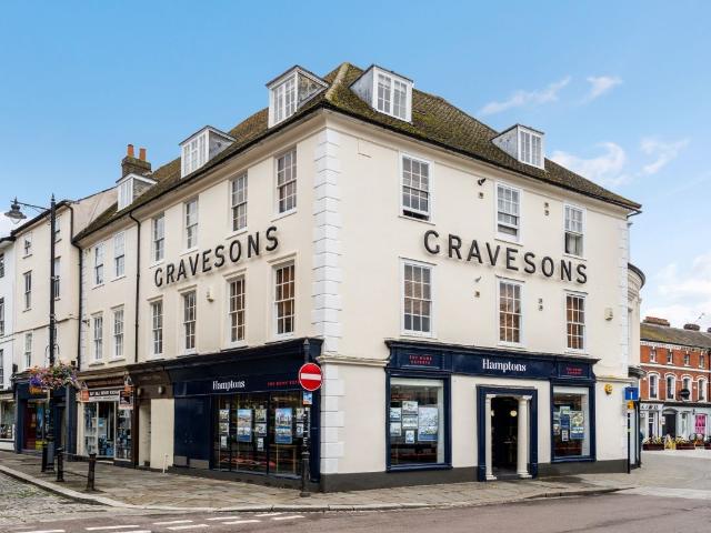 Market Place, Hertford SG14, 2 bed flat to rent, £1,500 pcm | PrimeLocation
