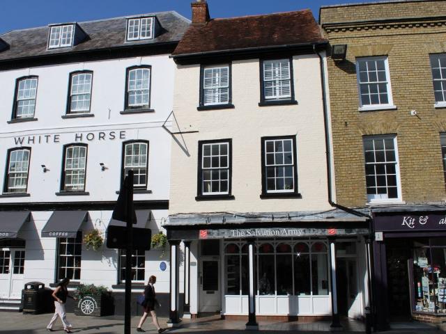 Market Place, Romsey SO51, 2 bed flat to rent, £1,100 pcm | PrimeLocation