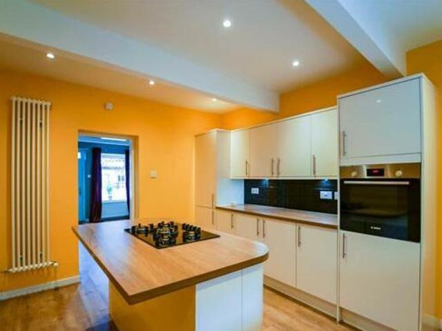 Market Place, Ramsbottom, 3 Bedroom End