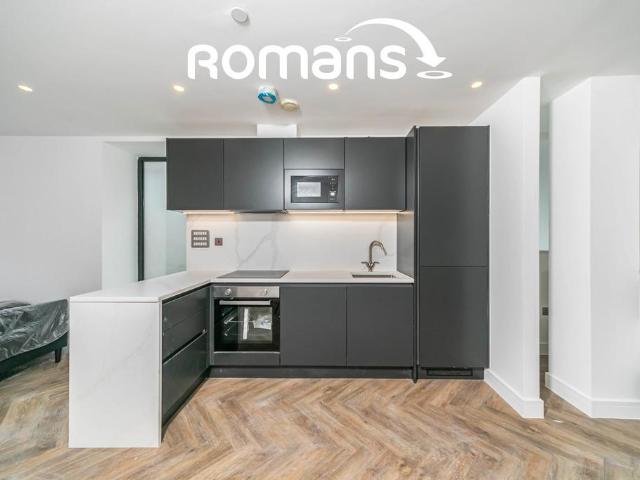 Market Place, Reading, Berkshire, RG1 Studio to rent £1,150 pcm £265 pw