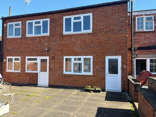 Market Place, Wokingham, RG40 3 bed flat to rent £1,450 pcm £335 pw