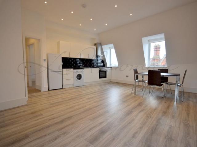 Market Place, Wokingham RG40, 2 bed flat to rent, £1,350 pcm | PrimeLocation