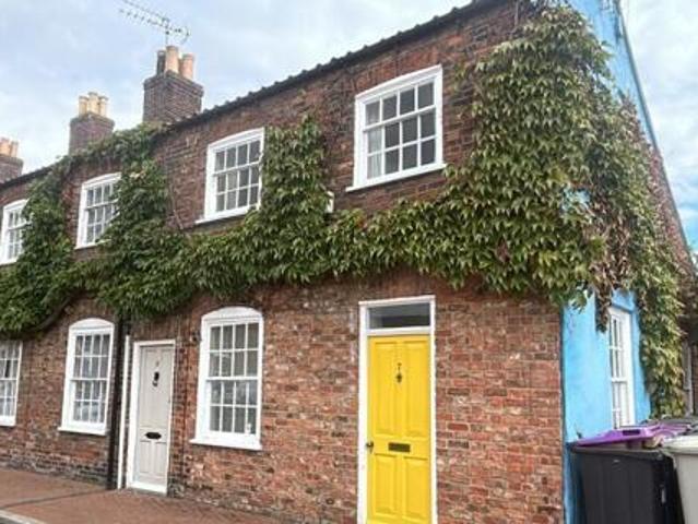 Market Place, Wainfleet, 3 Bedroom End