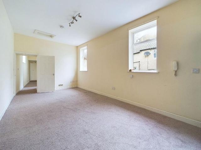 Market Place, Wirksworth DE4, 2 bed flat to rent, £665 pcm | PrimeLocation