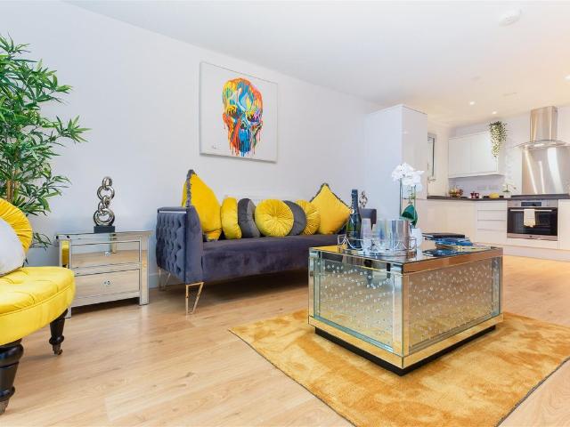 Marketfield Way, Redhill RH1, 1 bed flat to rent, £1,042 pcm | PrimeLocation