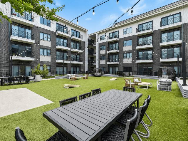 Markethaus 3700 3 Bedroom Apartment for Rent at 3700 Mapleshade Ln, Plano, TX 75075