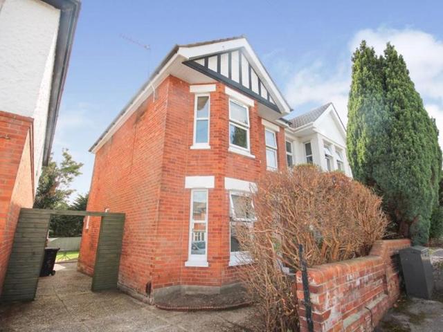 Markham Road, Bournemouth BH9 5 bed property to rent £2,800 pcm £646 pw