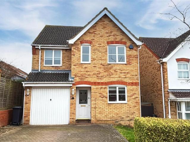 Markham Road, West Cheshunt 4 bed detached house to rent £2,450 pcm £565 pw