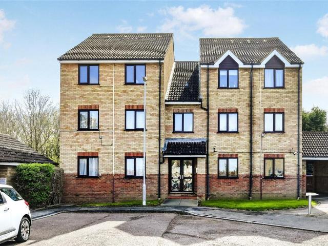 Markwell Wood, Harlow, CM19 1 bed flat to rent £1,050 pcm £242 pw