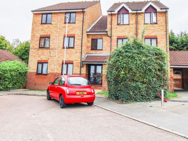 Markwell Wood, Harlow CM19, 1 bed flat to rent, £1,100 pcm | PrimeLocation