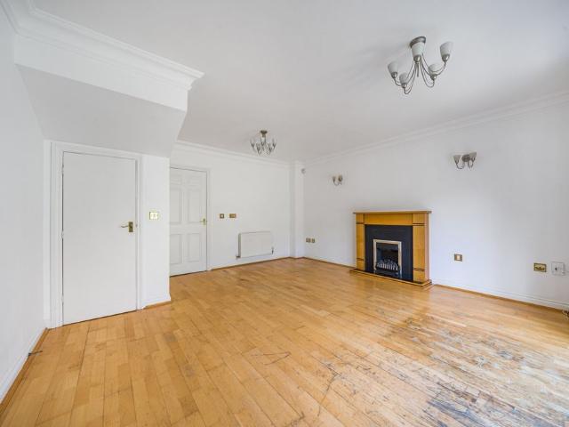 Marl Field Close, Worcester Park, KT4