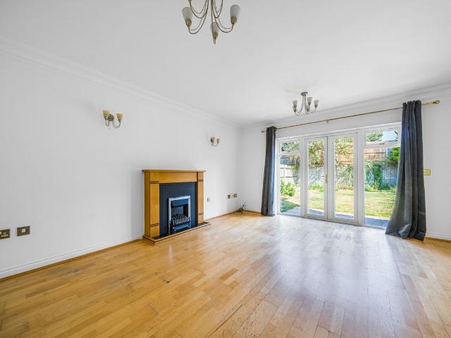 Marl Field Close, Worcester Park KT4, 3 bed detached house to rent, £2,500 pcm | PrimeLocation