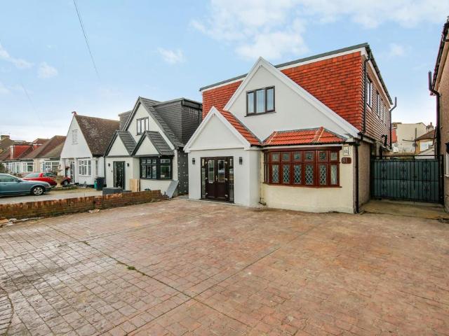 Marlands Road, Ilford IG5 5 bed detached house to rent £3,250 pcm £750 pw