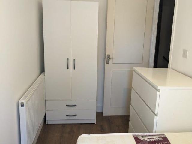 Marlborough Avenue, London E8, Room to rent, £770 pcm | PrimeLocation