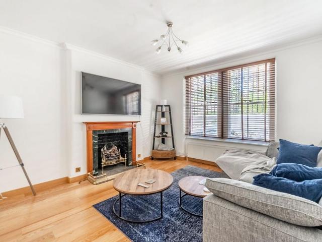 Marlborough, Chelsea, London, SW3 1 bed flat to rent £3,502 pcm £808 pw