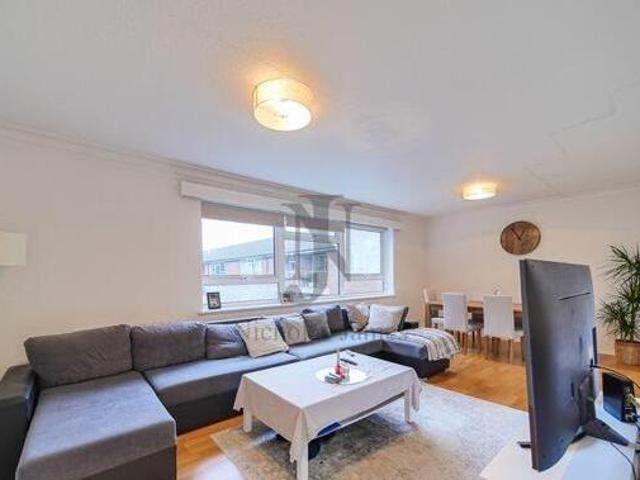 Marlborough Court, Village Road, 2 Bedroom Flat