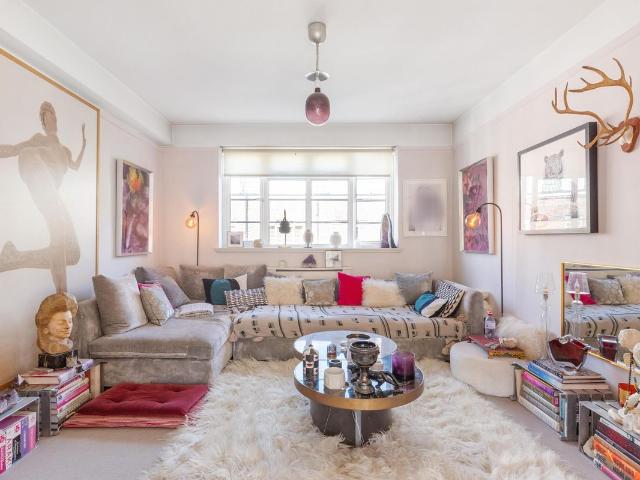 Marlborough Court, Pembroke Road, Kensington, London W8, 2 bed flat to rent, £4,000 pcm | PrimeLocation