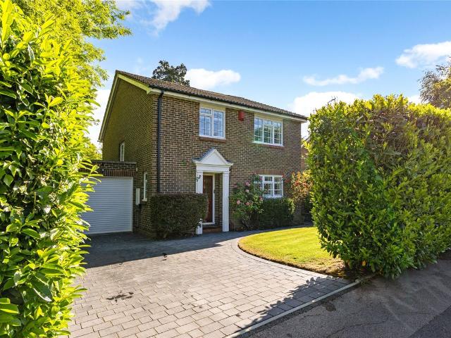 Marlborough Drive, Weybridge, Surrey KT13, 4 bed detached house to rent, £4,250 pcm | PrimeLocation
