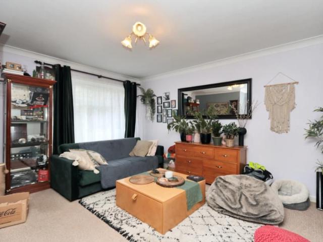 Marlborough Gardens, Surbiton 1 bedroomProperty for lettings Seymours