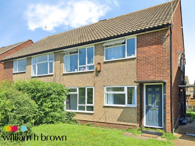 Marlborough Gardens, Upminster RM14, 2 bed maisonette to rent, £1,600 pcm | PrimeLocation