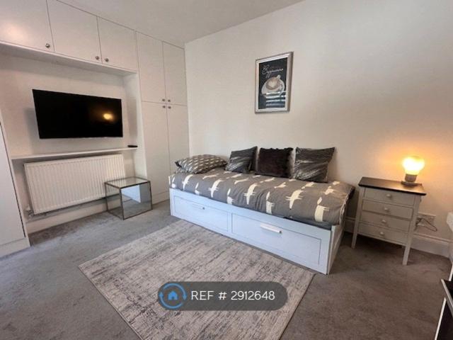 Marlborough Hill, Harrow HA1, Studio to rent, £1,100 pcm | PrimeLocation