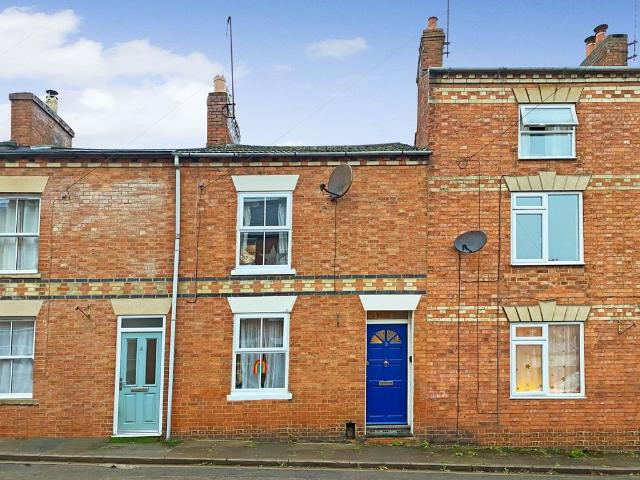 Marlborough Place, Banbury, OX16 5DA 2 bed terraced house to rent £1,095 pcm £253 pw