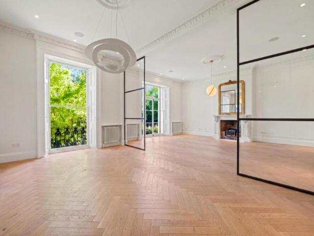Marlborough Place, London NW8 4 bed flat to rent £8,350 pcm £1,927 pw