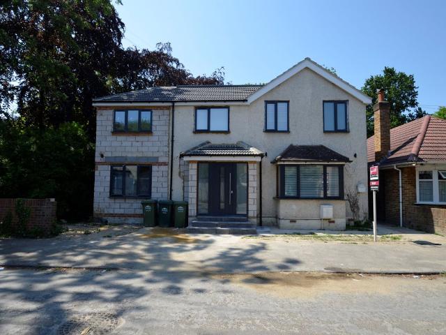 Marlborough Road, Ashford TW15, 1 bed detached house to rent, £1,195 pcm | PrimeLocation