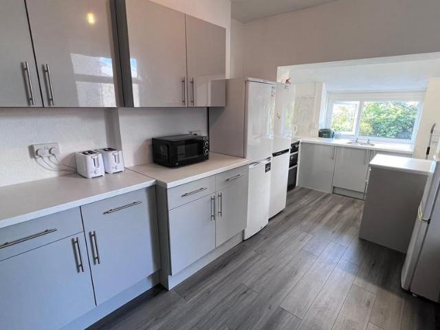 Marlborough Road, Brynmill, SA2 4 bed terraced house to rent £2,400 pcm £554 pw