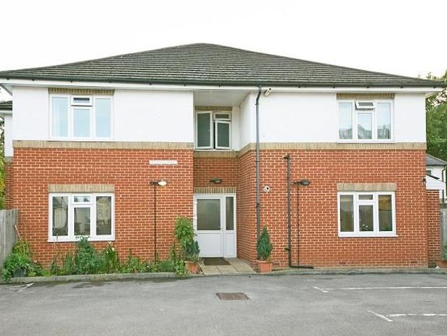Marlborough Road, Colliers Wood SW19, 1 bed flat to rent, £1,500 pcm | PrimeLocation