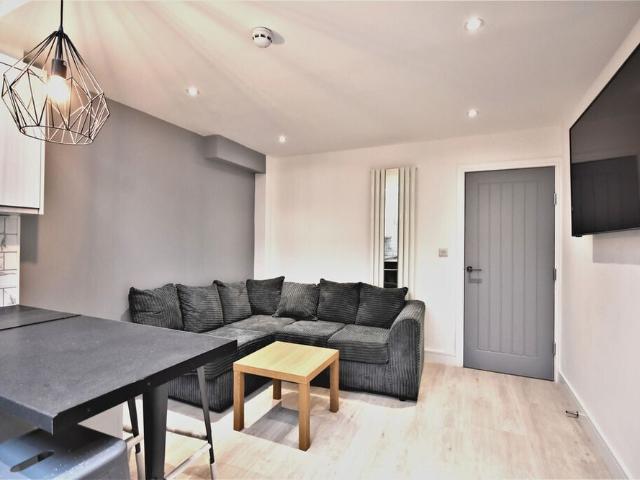 Marlborough Road, Coventry, CV2 4EN