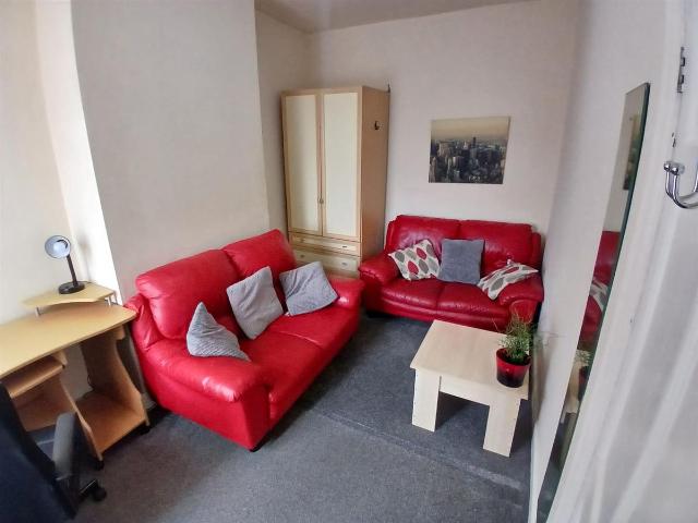 Marlborough Road, Coventry CV2, Room to rent, £695 pcm | PrimeLocation