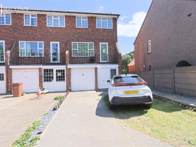 Marlborough Road, Gillingham ME7, 5 bed town house to rent, £2,500 pcm | PrimeLocation