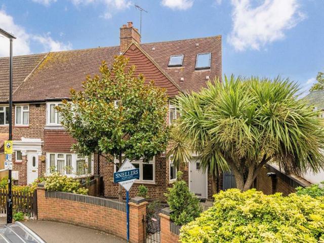 Marlborough Road, Isleworth TW7 4 bed house to rent £4,000 pcm £923 pw