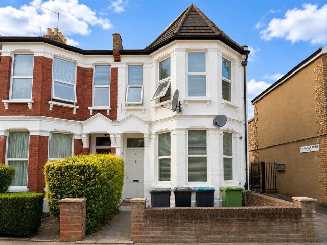 Marlborough Road, London N22, Studio to rent, £1,200 pcm | PrimeLocation