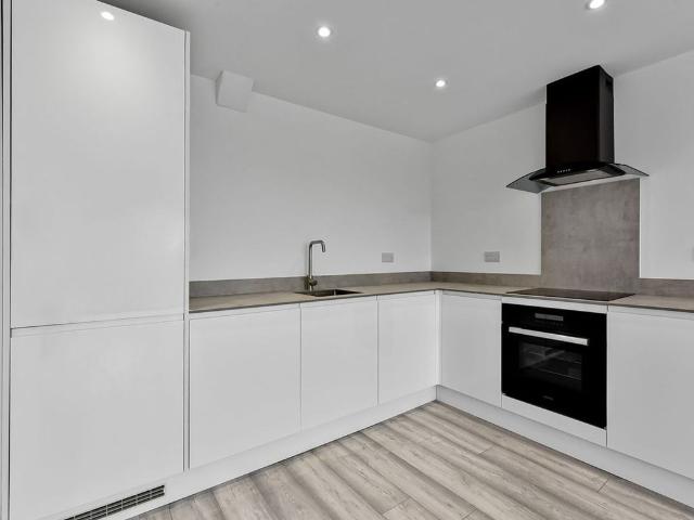 Marlborough Road, Park View ME7, 1 bed flat to rent, £1,100 pcm | PrimeLocation