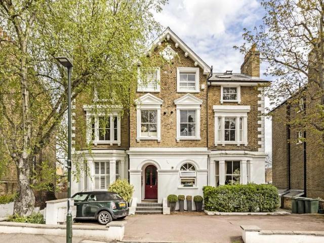 Marlborough Road, Richmond TW10 3 bed flat to rent £3,400 pcm £785 pw