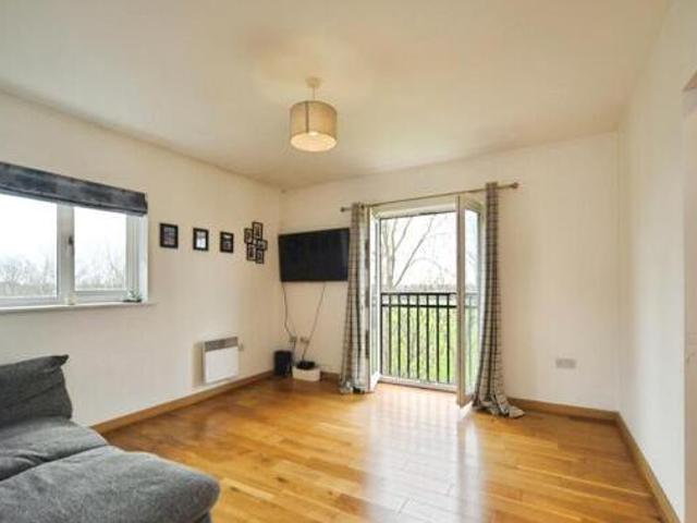 Marlborough Road, Romford, 2 Bedroom Flat