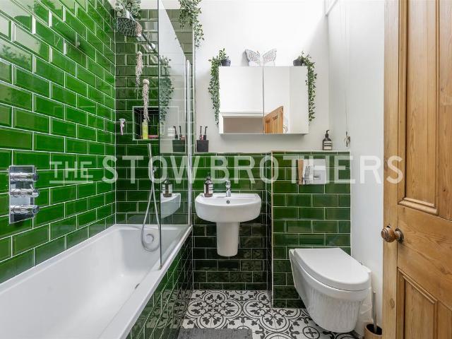 Marlborough Road, South Woodford E18, 2 bed flat to rent, £1,850 pcm | PrimeLocation