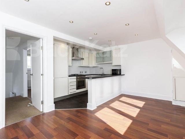 Marlborough Road, Upper Holloway N19, 3 bed flat to rent, £3,792 pcm | PrimeLocation