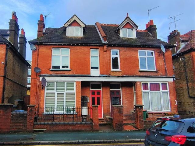 Marlborough Road, Watford WD18, 1 bed flat to rent, £1,100 pcm | PrimeLocation