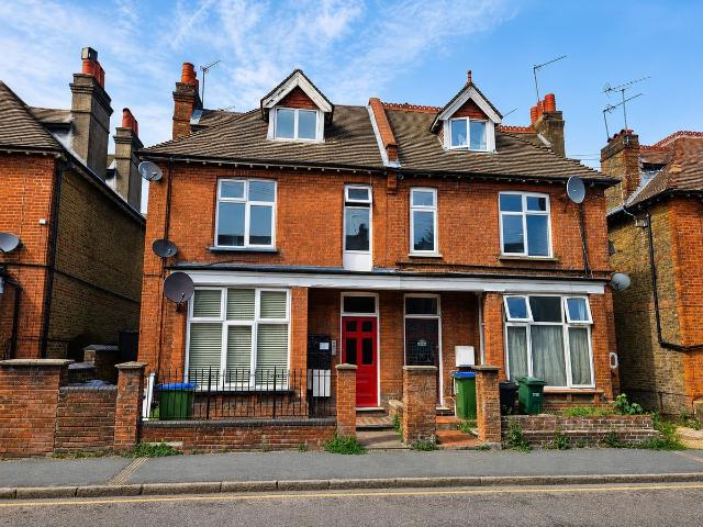 Marlborough Road, Watford WD18, Studio to rent, £1,100 pcm | PrimeLocation