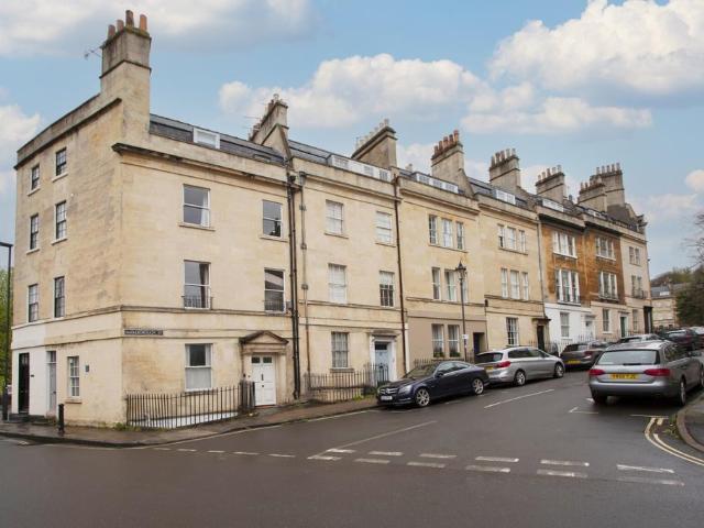 Marlborough Street Bath BA1 4 bed semi detached house to rent £3,100 pcm £715 pw