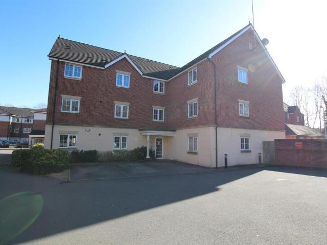 Marle Close, Pentwyn, Cardiff 2 bed flat to rent £1,000 pcm £231 pw