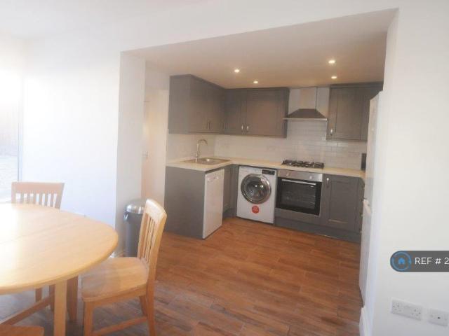 Marle Hill Road, Cheltenham, GL50 4 bed terraced house to rent £2,400 pcm £554 pw