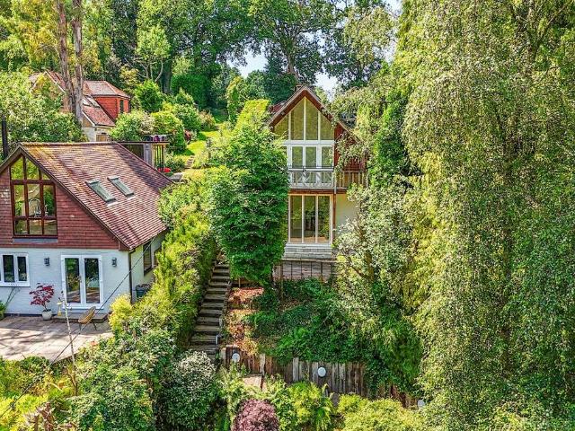 Marley Lane, Haslemere, GU27 3 bed detached house to rent £3,500 pcm £808 pw