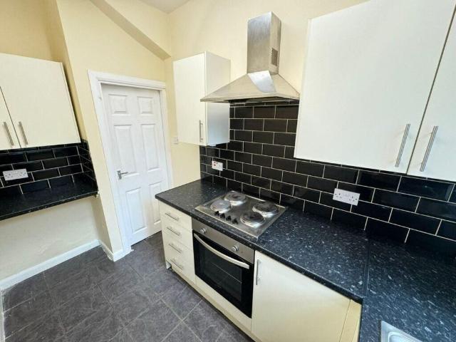 Marley Terrace, Leeds LS11, 2 bed terraced house to rent, £900 pcm | PrimeLocation