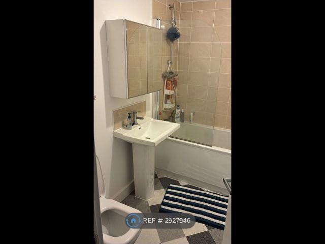 Marlington Drive, Huddersfield HD2, Room to rent, £450 pcm | PrimeLocation