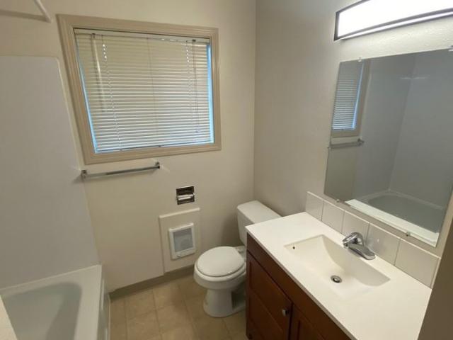 Marlo Manor 1 Bedroom Apartment for Rent at 830 14th St Ne, Salem, OR 97301 Northeast Neighbors