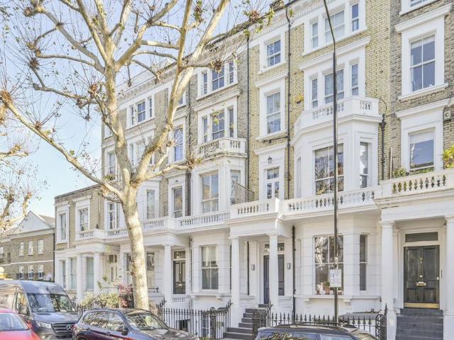 Marloes Road, Kensington, London, W8 Studio to rent £3,900 pcm £900 pw